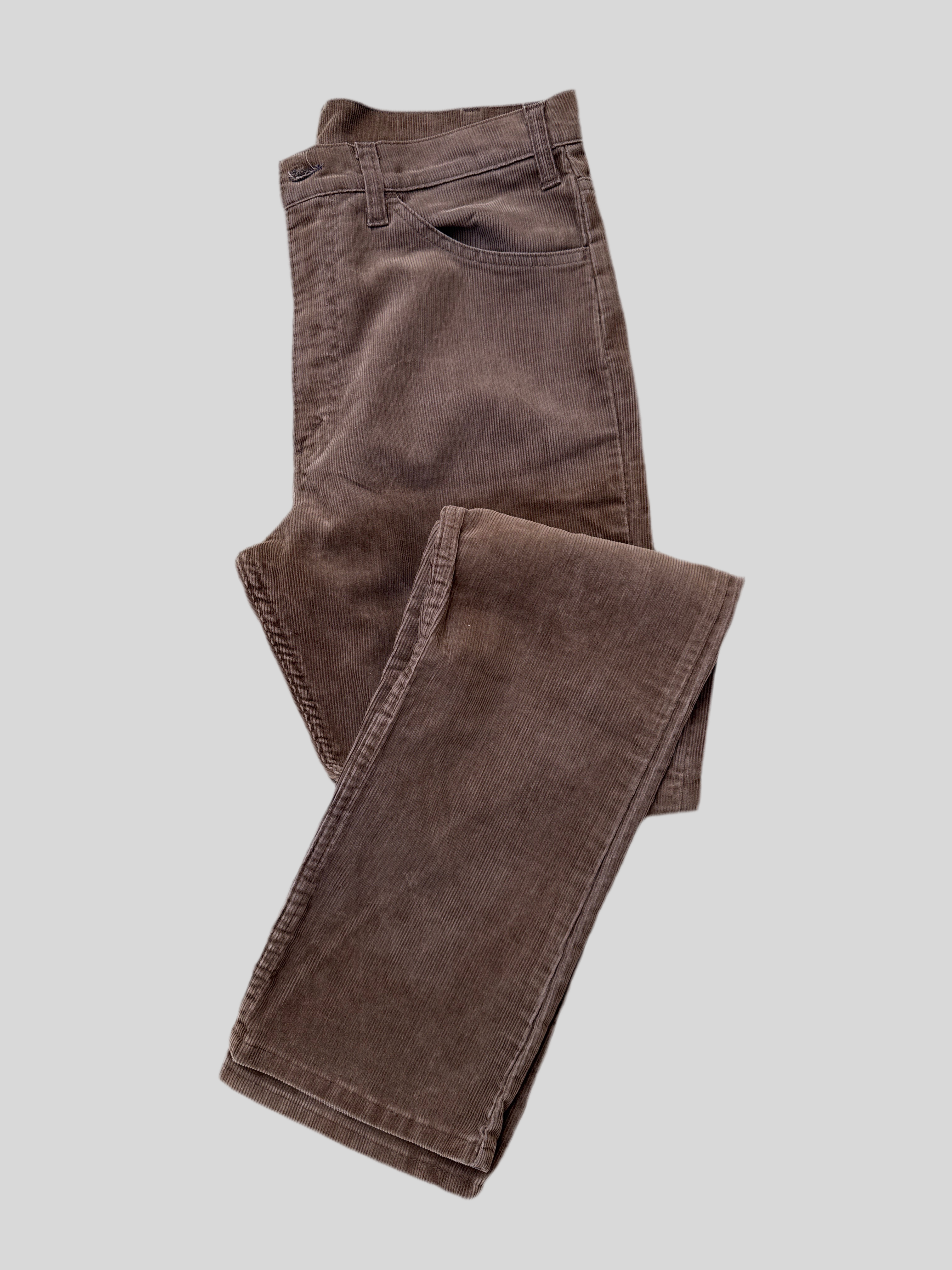 Vintage Levi (1983) Brown Cordaroy Pants Size 34x34 – Vintage Revival